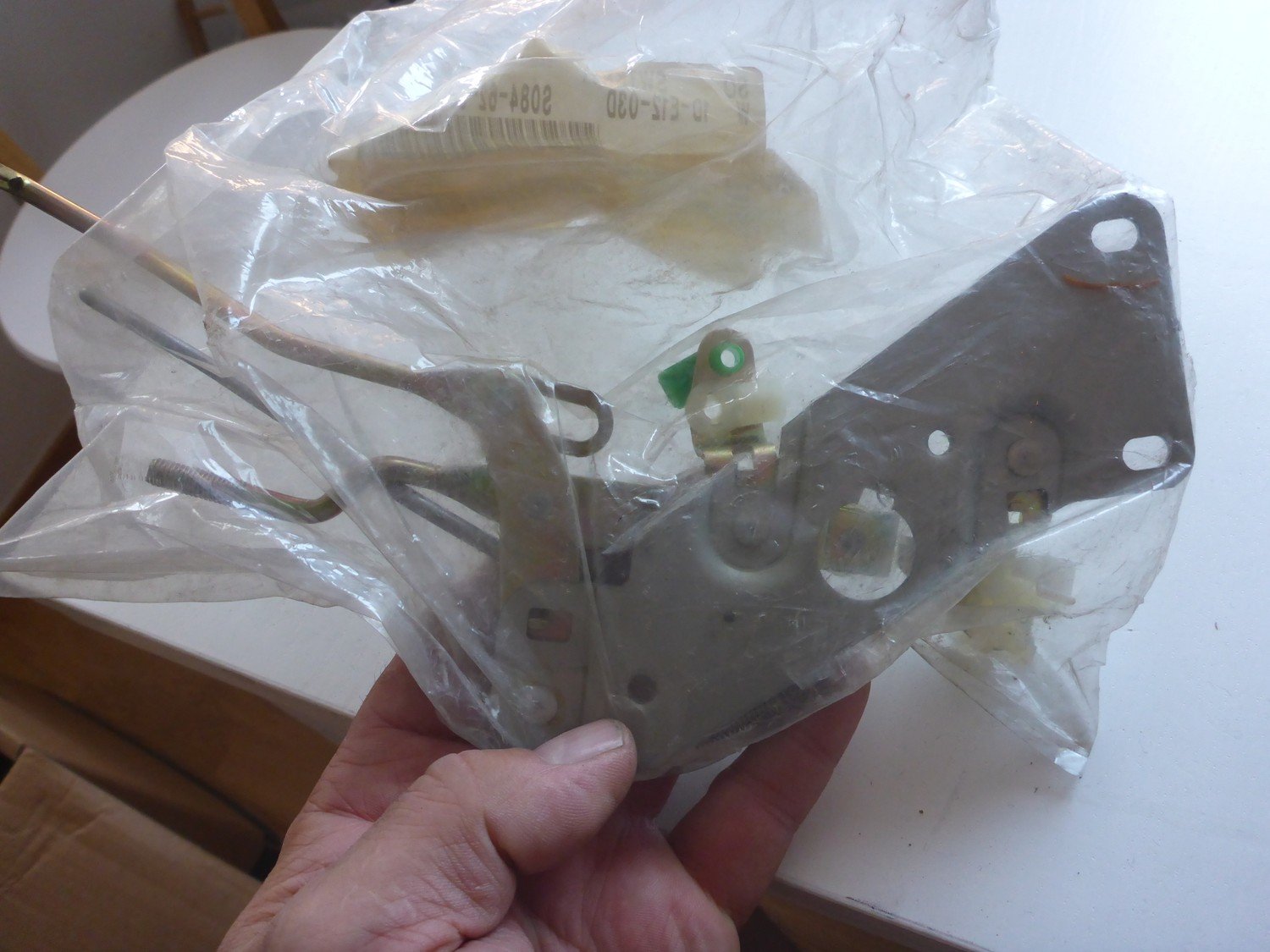 Mazda E2000 REMOTE CONTROLLER nr S084-62-380B,S.. | Köp på Tradera ...