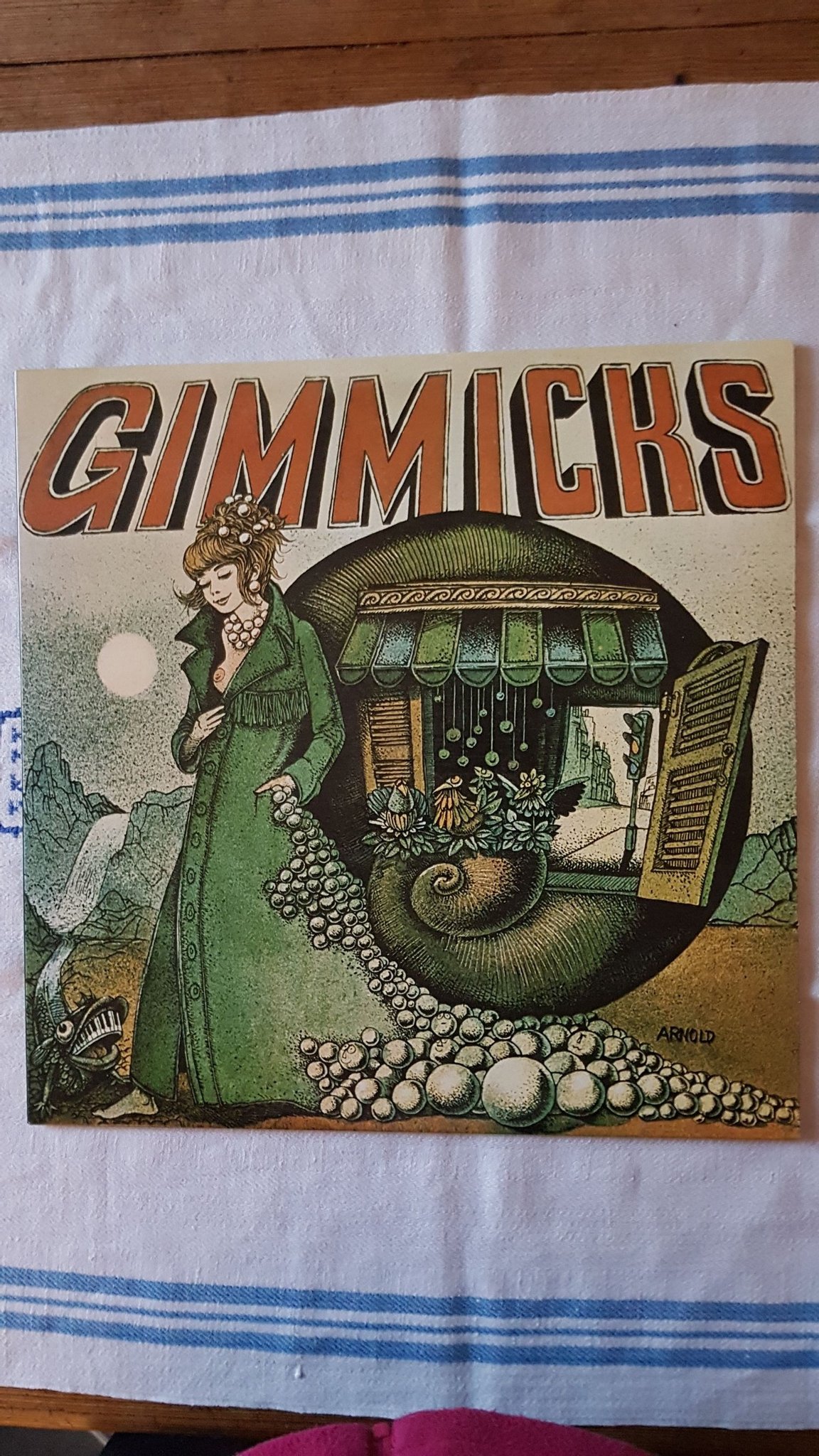 Se produkter som liknar THE GIMMICKS - PRINTED INNER .. på Tradera ...