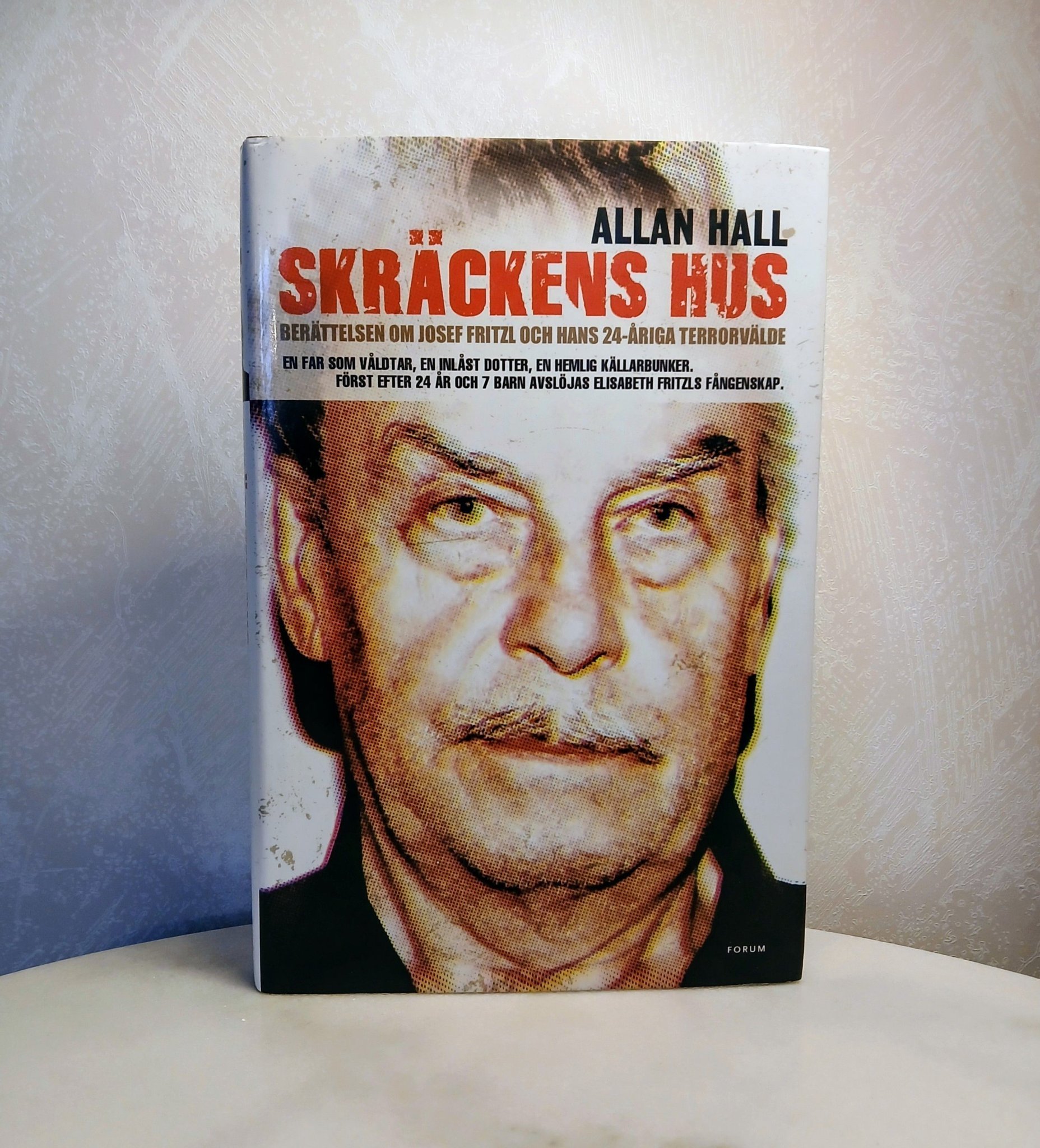 Skräckens hus : berättelsen om Josef Fritzl och.. | Köp på Tradera ...