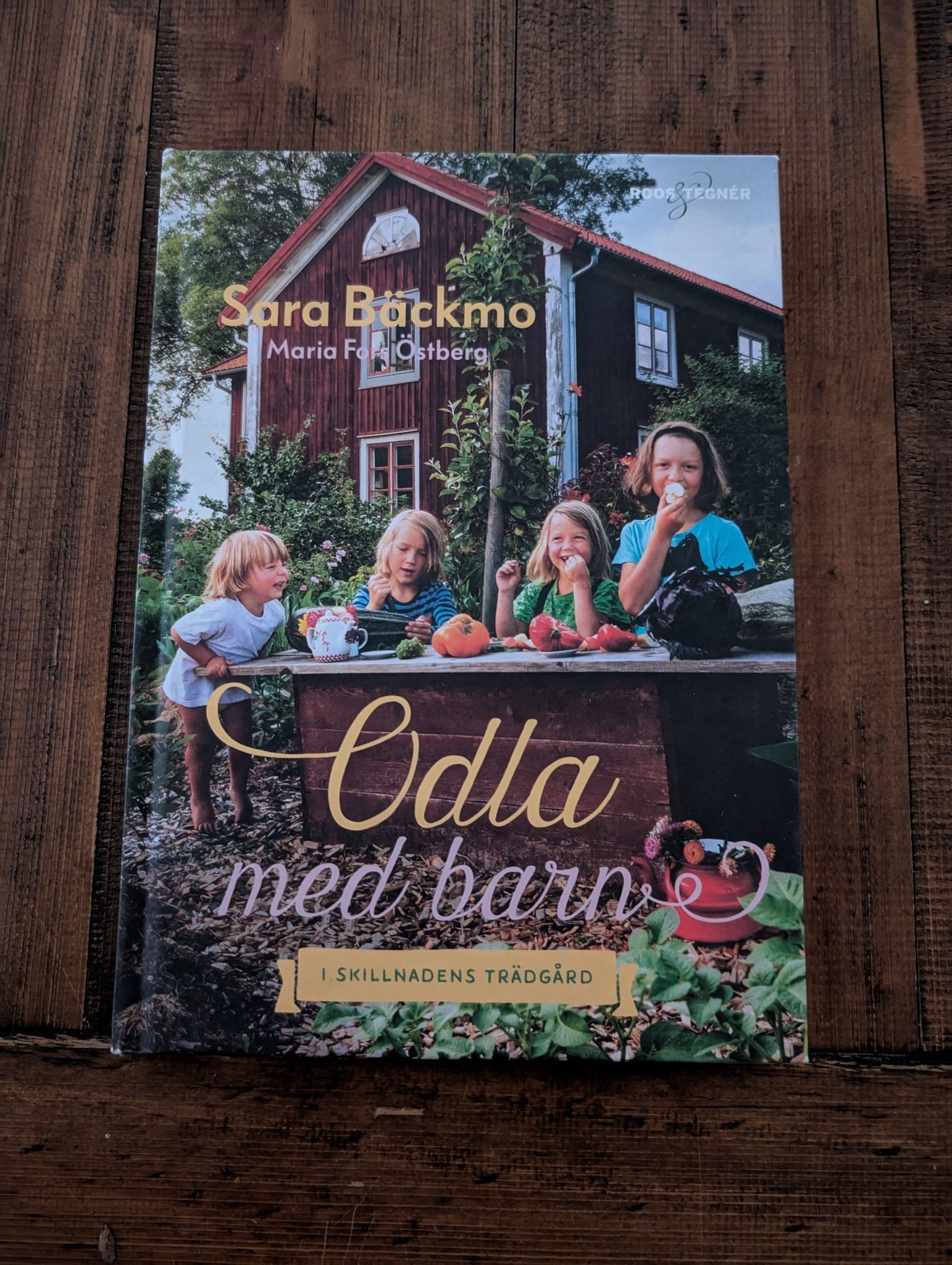 Odla med barn I Skillnadens Trädgård av Sara Bä.. | Köp på Tradera (696088089)