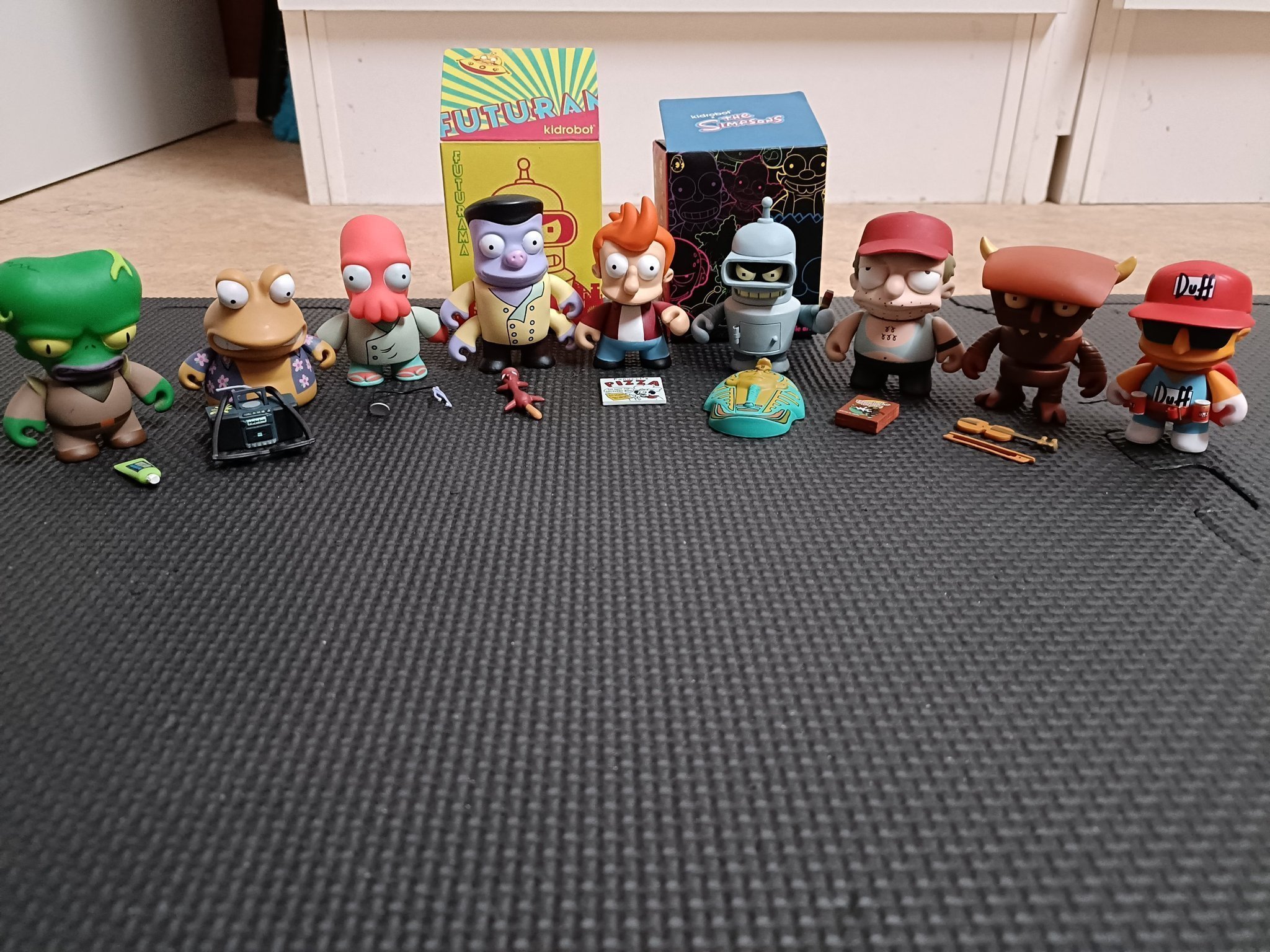 Kidrobot mini series från Futurama och Simpsons.. | Köp på Tradera ...