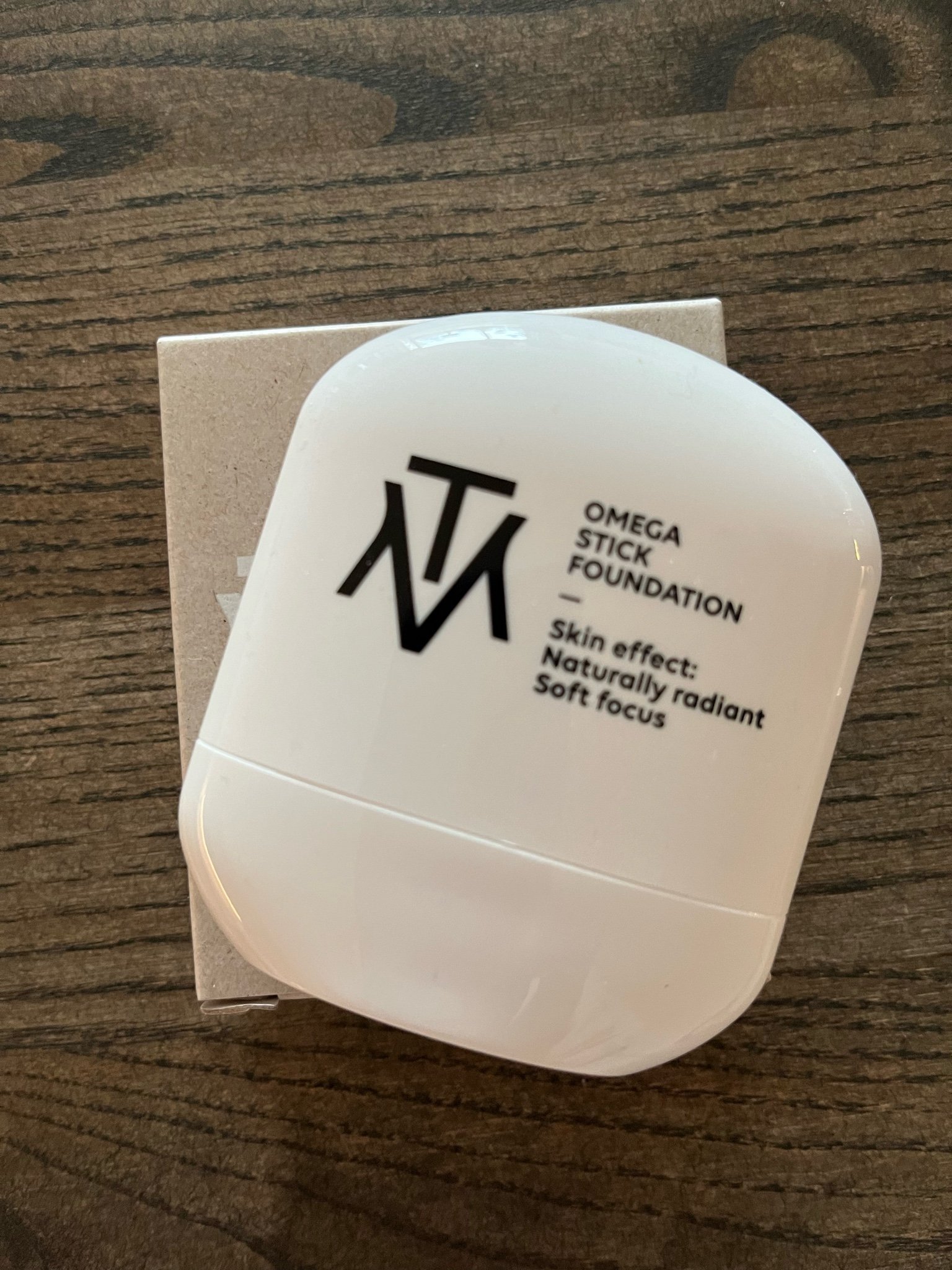 Se produkter som liknar Omega stick foundation nr 3 på Tradera (631203364)