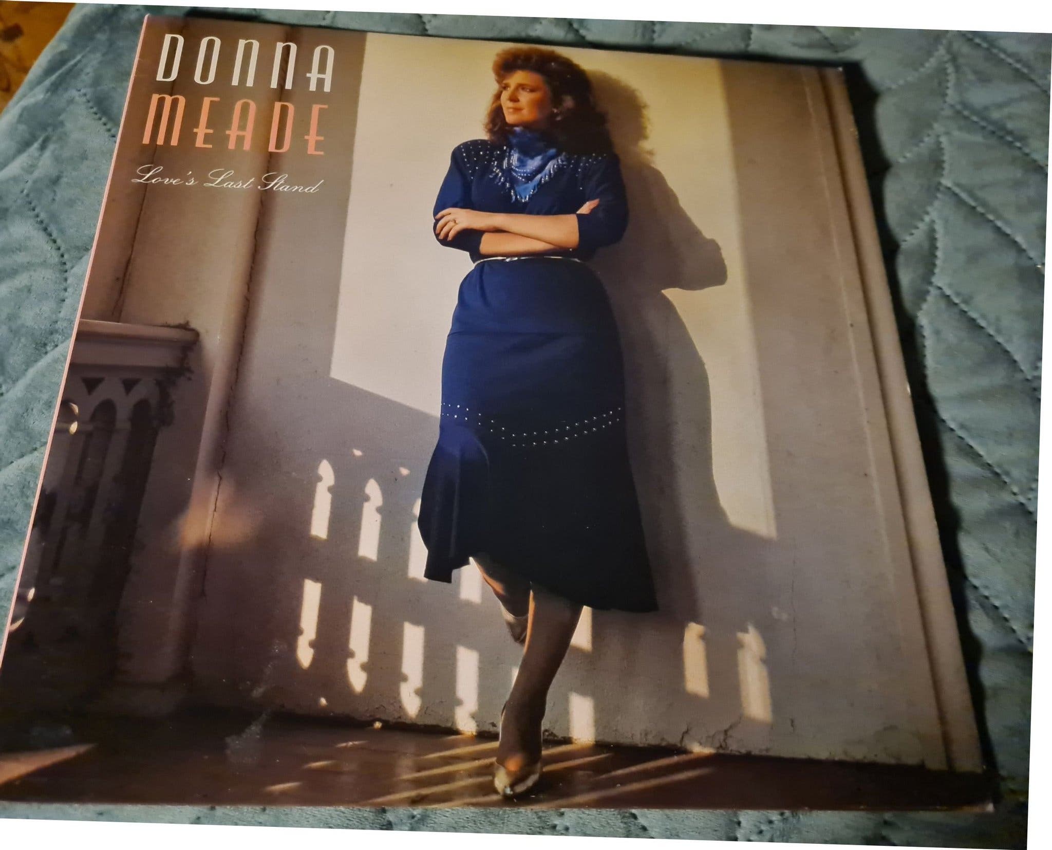 Se produkter som liknar Donna Meade - Love's Last Sta.. på Tradera ...