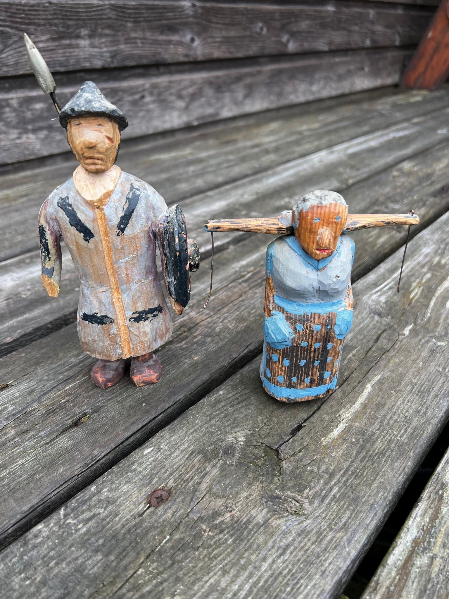2 st gamla SKURNA FIGURER I TRÄ. Kvinna & man. | Köp på Tradera (720837009)