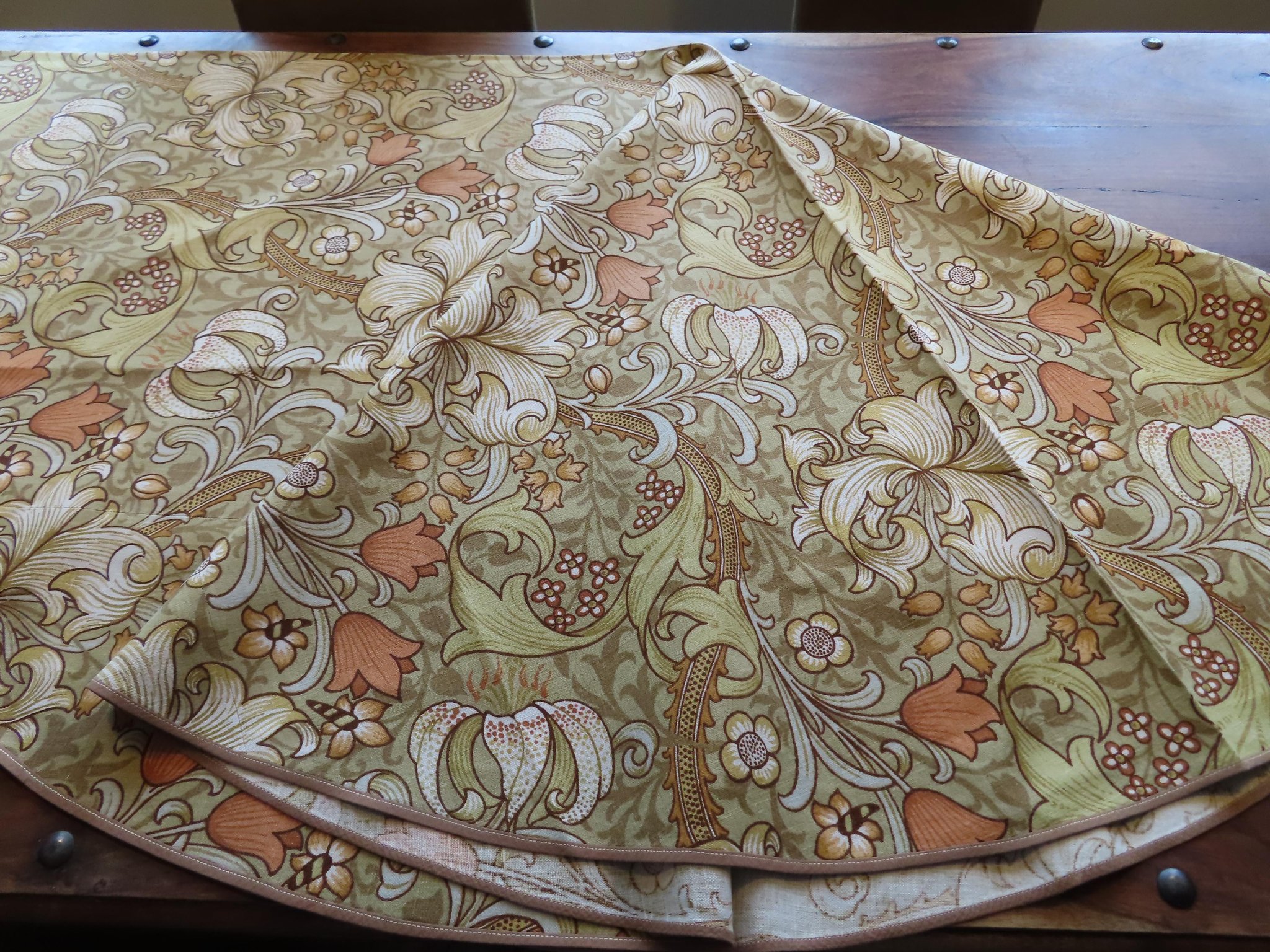 Se produkter som liknar William Morris Stor Rund Duk .. på Tradera ...