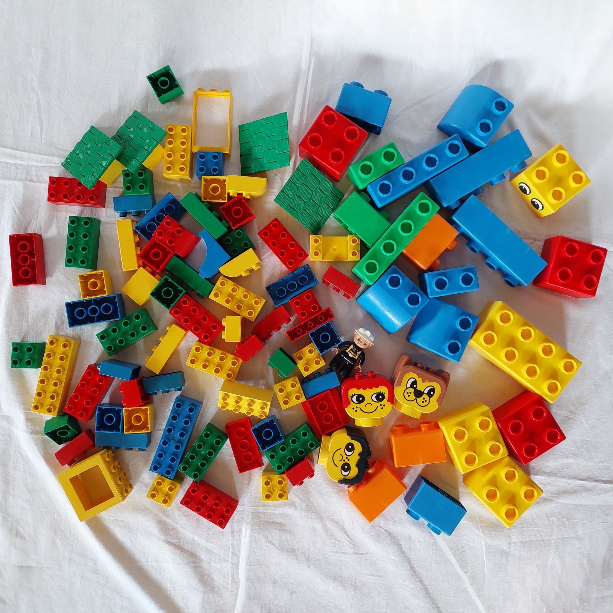 Blandat LEGO Duplo + LEGO Quatro - Ca 1.3kg | Köp på Tradera (691375392)