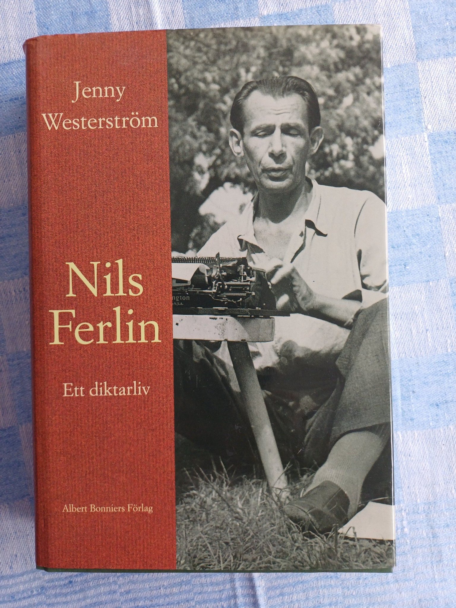 Se produkter som liknar Nils Ferlin: Ett diktarliv av.. på Tradera ...