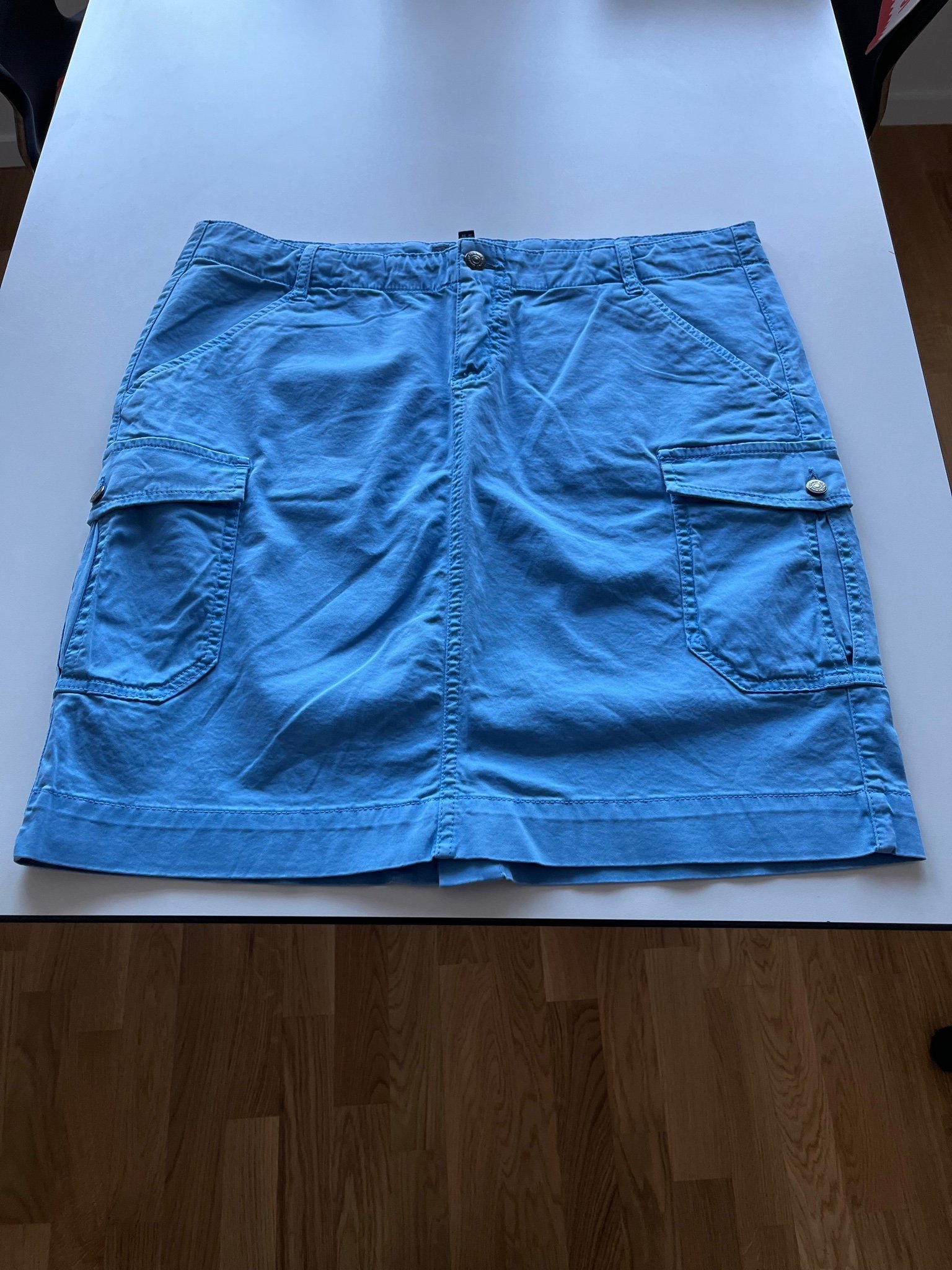 GANT blå kjol, storlek 42 | Köp på Tradera (733623736)