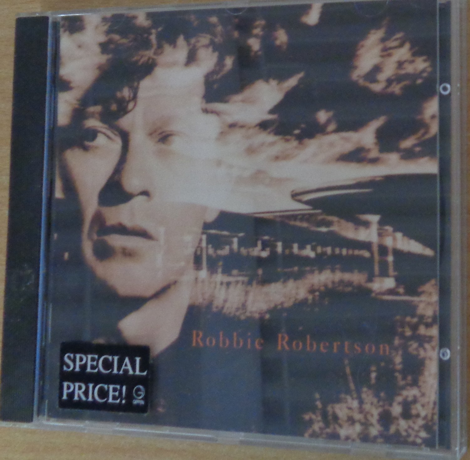 Robbie Robertson cd | Köp från idrottenssecondhand på Tradera (668535620)