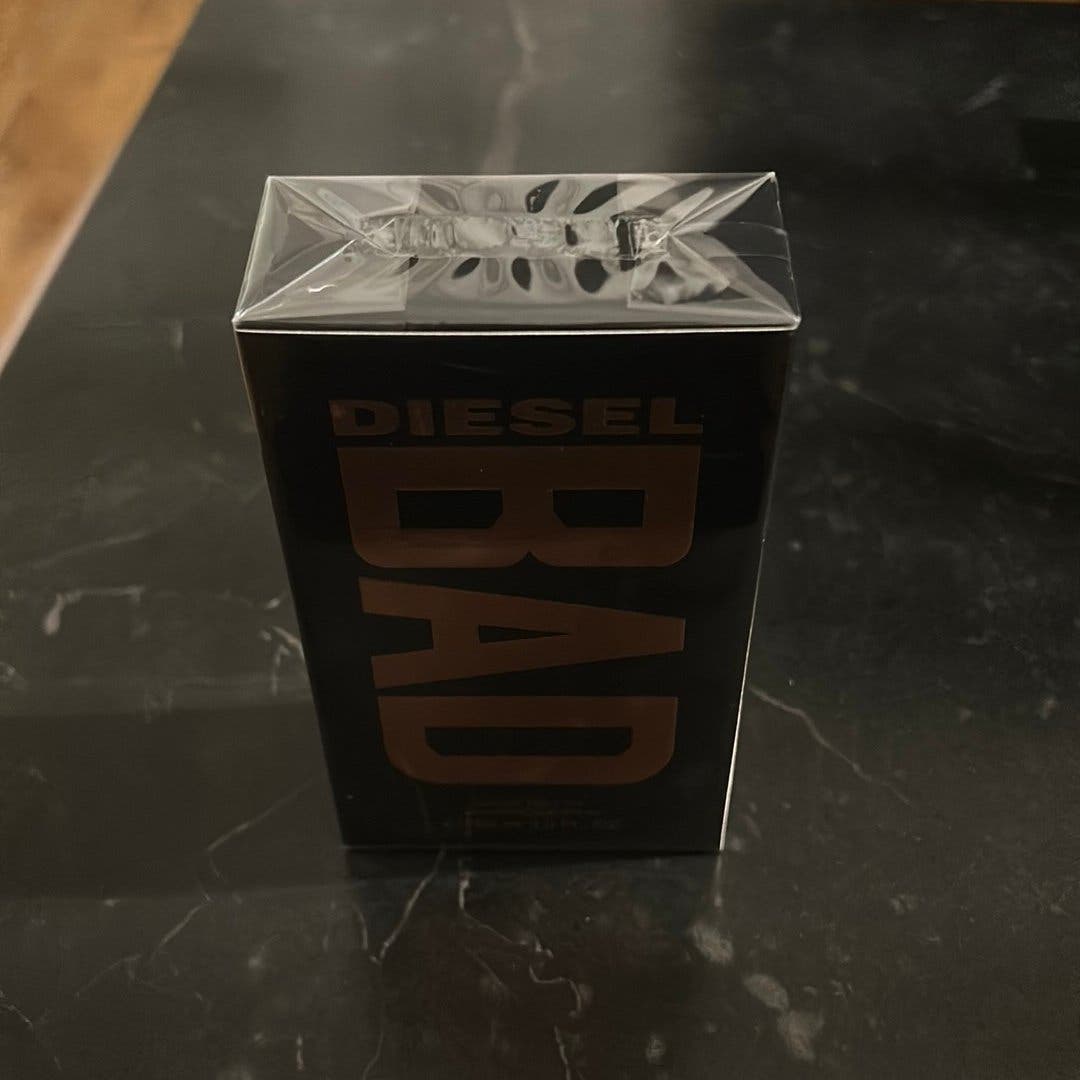 Se produkter som liknar Diesel Bad Parfym 100 ml på Tradera (703072207)