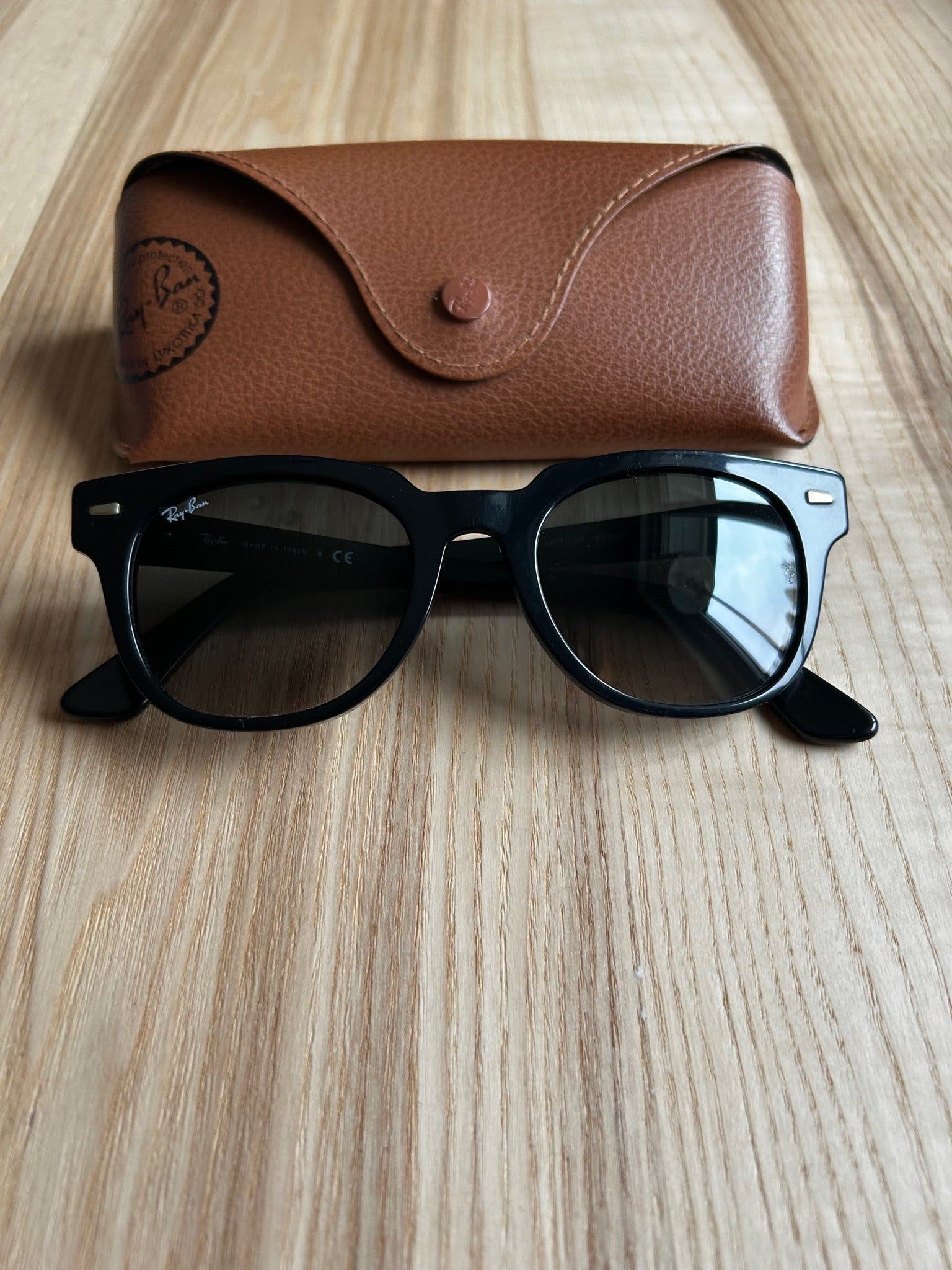 Se produkter som liknar Ray-Ban Meteor Solglasögon på Tradera (706659192)