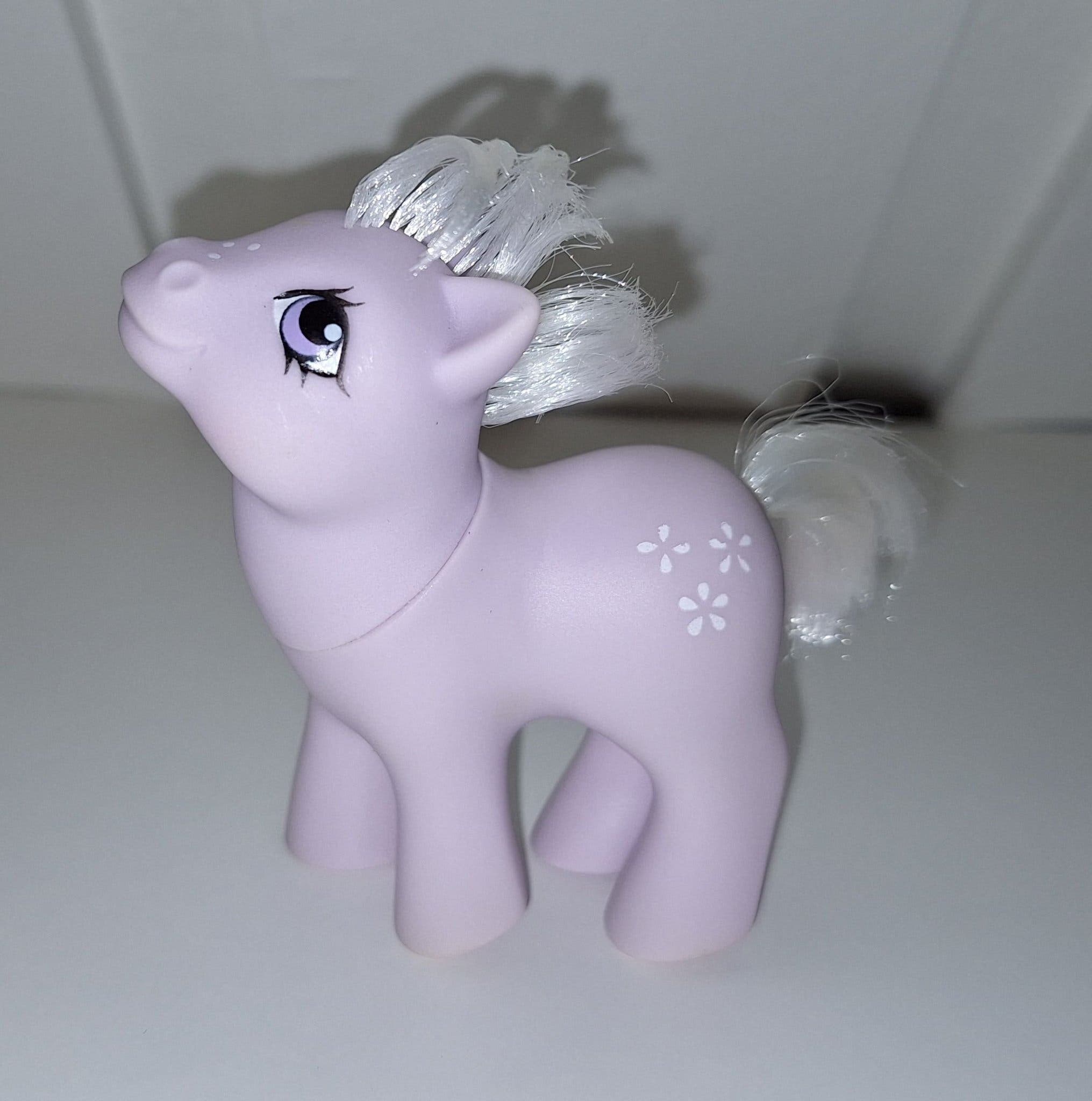 Se produkter som liknar My Little Pony G1 Baby Blossom på Tradera ...