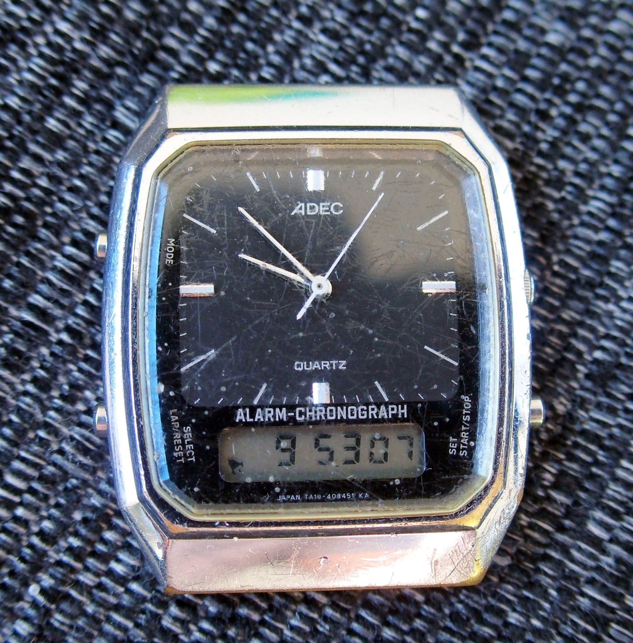 Adec Alarm-Chronograph Quartz Armbandsur | Köp på Tradera (722700647)