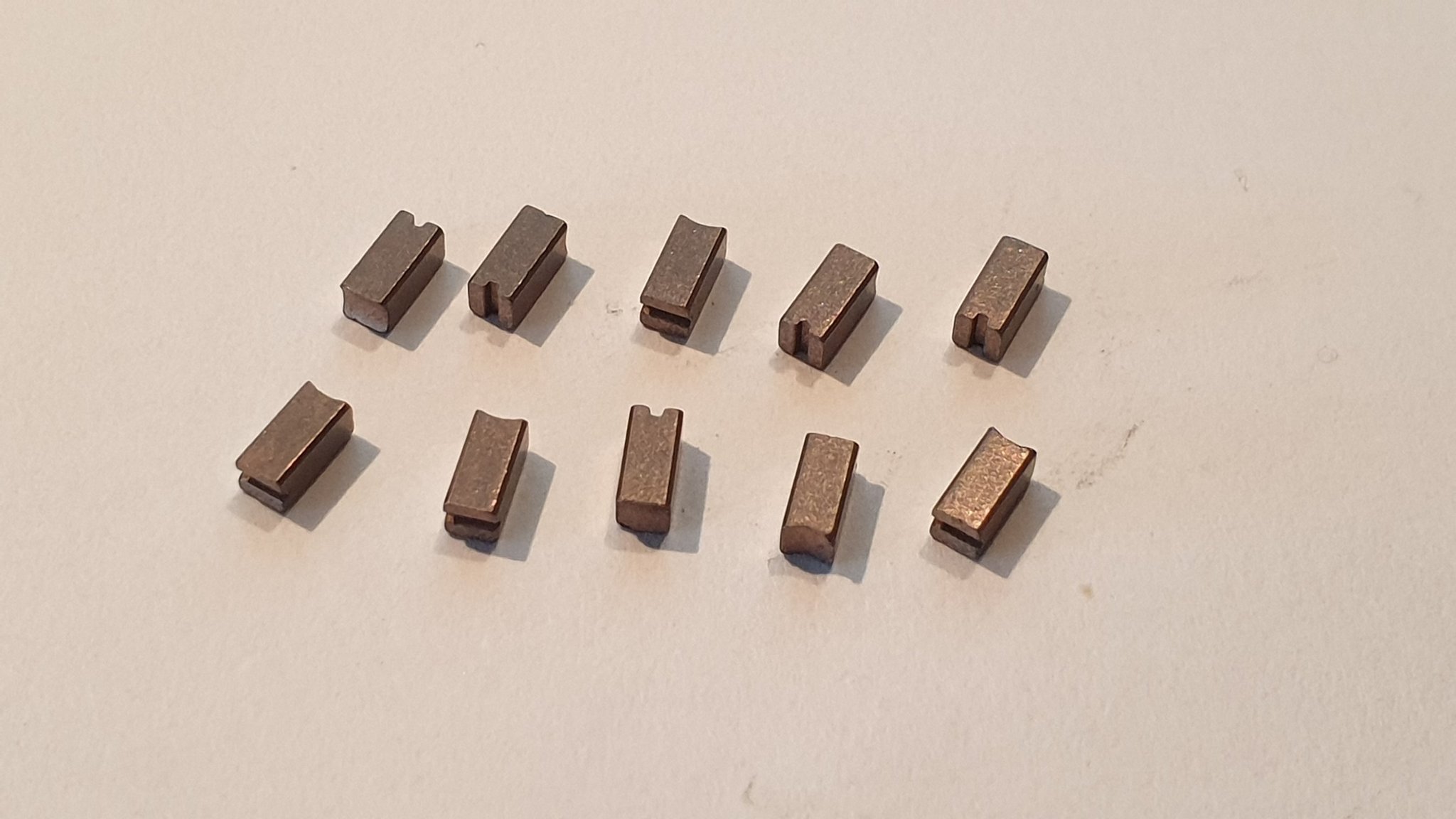 Se produkter som liknar Scalextric motorkol 35109, he.. på Tradera ...