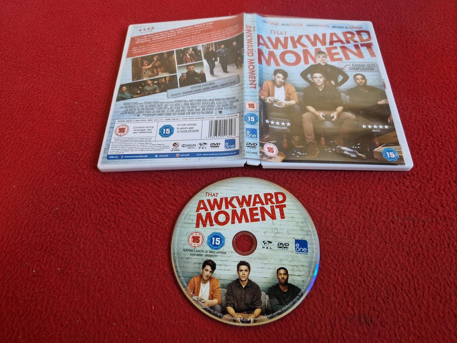Se produkter som liknar THE AWKWARD MOMENT DVD på Tradera (694635782)
