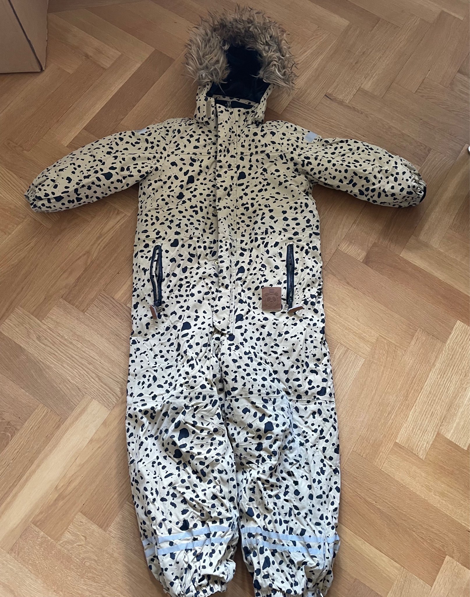 Se produkter som liknar Mini Rodini beige overall, st.. på Tradera ...