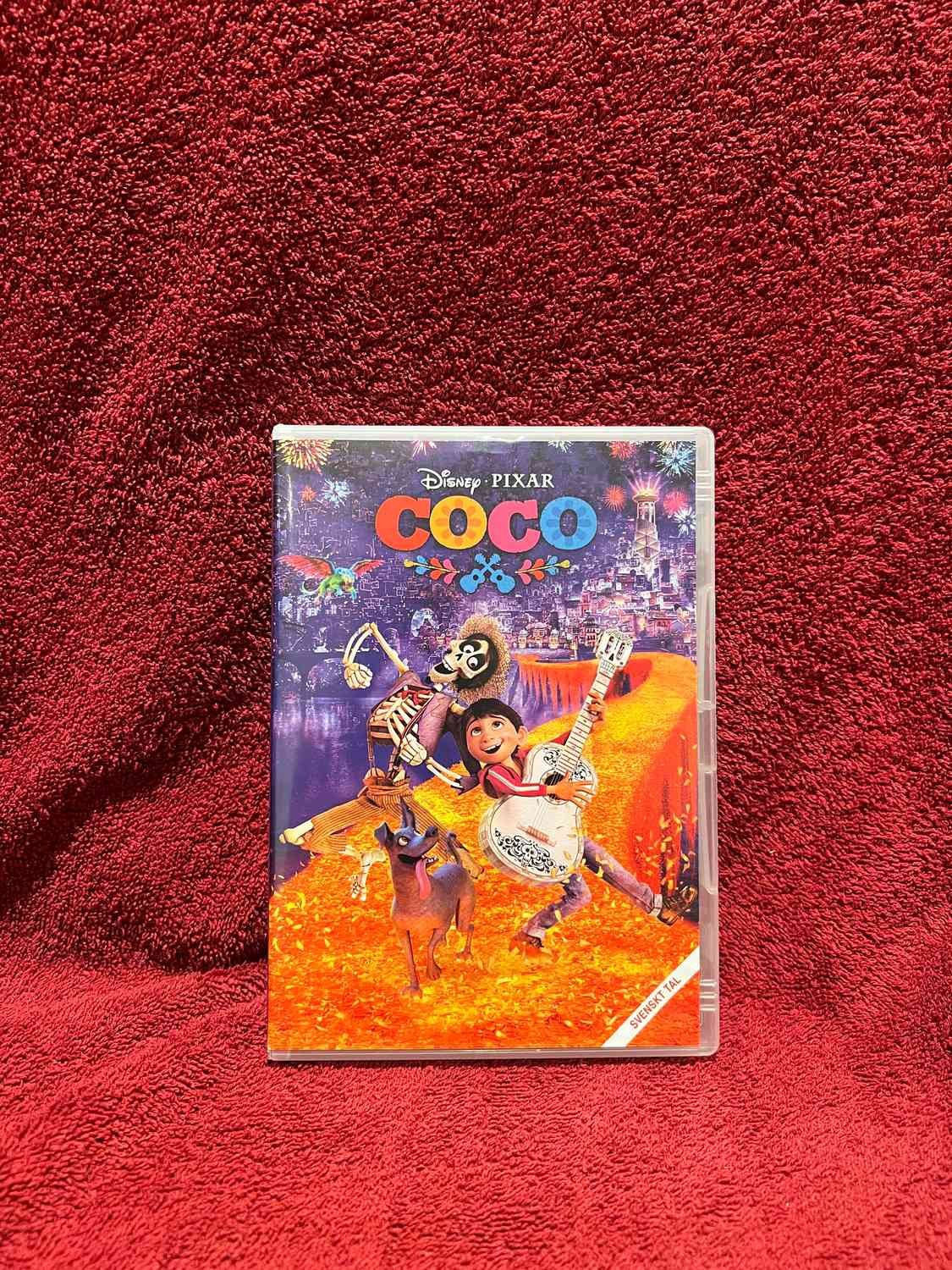 DVD - Coco - Disney x Pixar #19 | Köp från FemixAB på Tradera (697989015)