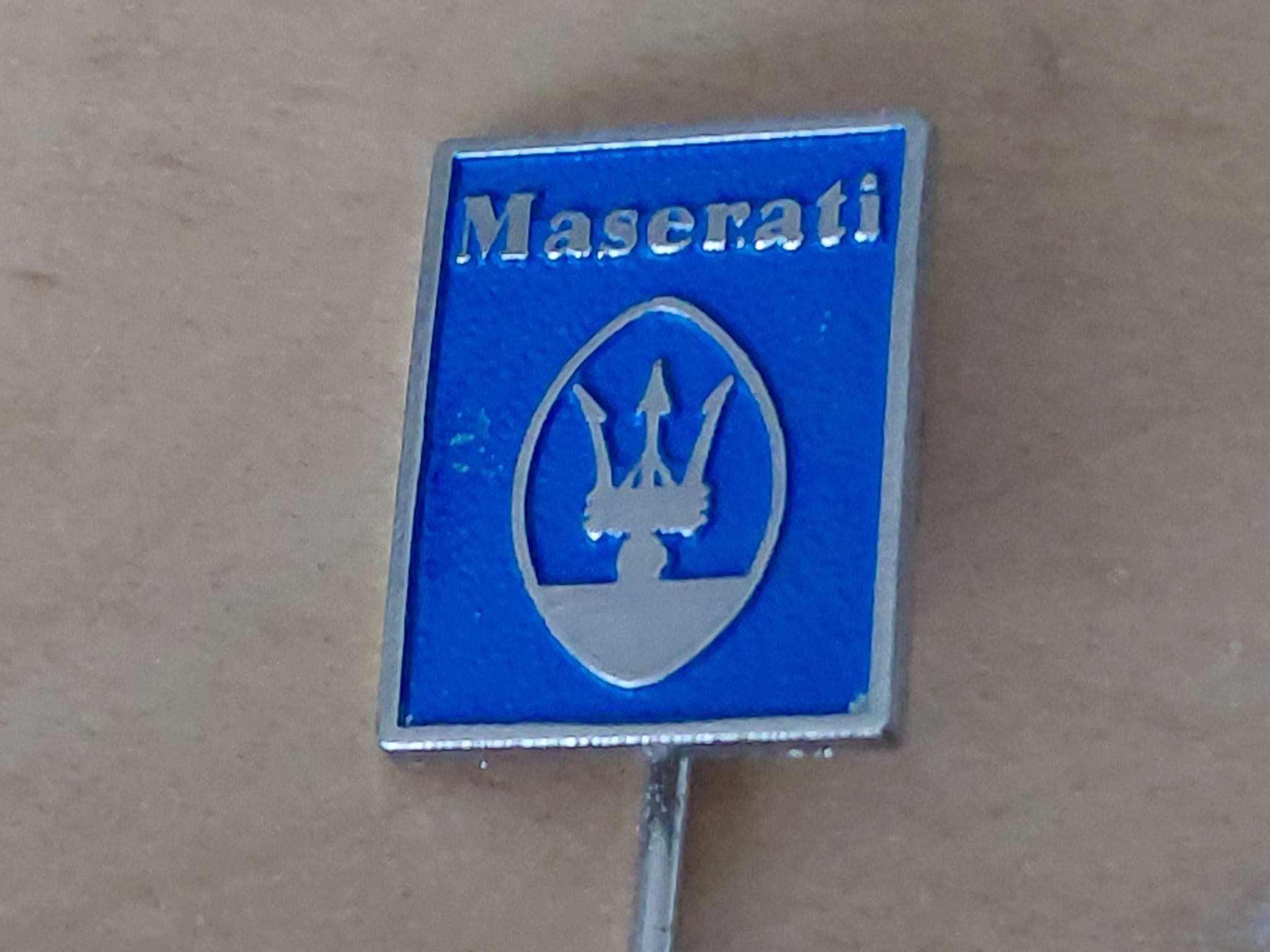 Se produkter som liknar Pin Maserati, metall, lackad... på Tradera ...