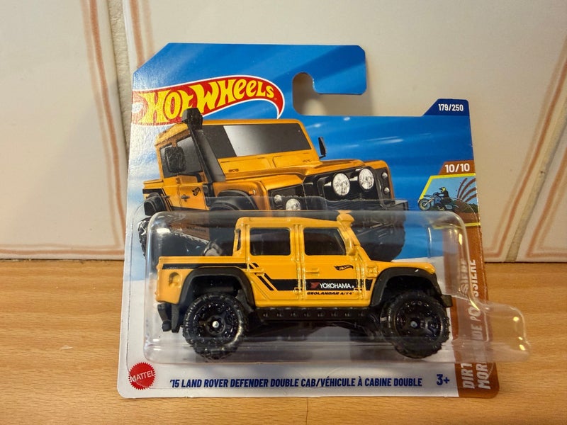 Hot Wheels '15 Land Rover Defender Double Cab | Köp på Tradera (736975439)