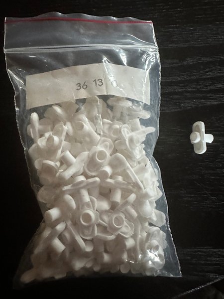 Plast clips prydnatslister äldre Volvo | Köp på Tradera (733624350)