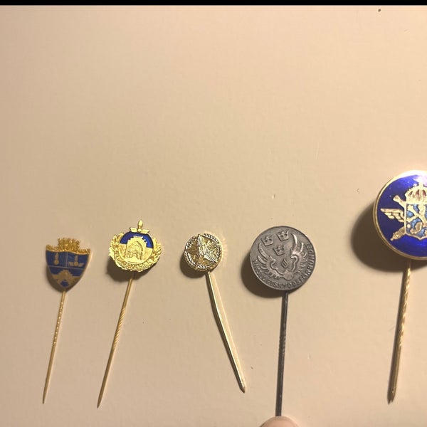 Militära pins 5 st. Luftvärnet, riksluftskyddsf.. | Köp på Tradera ...