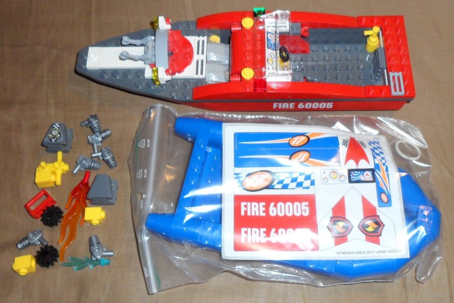 LEGO : City / Fire Boat Set 60005 | Köp på Tradera (734456123)