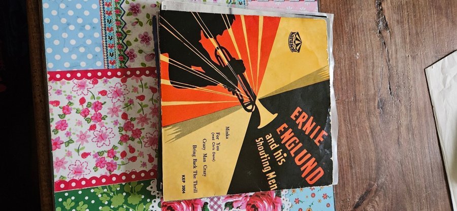 Se produkter som liknar Ernie Englund och hans ropand.. på Tradera ...