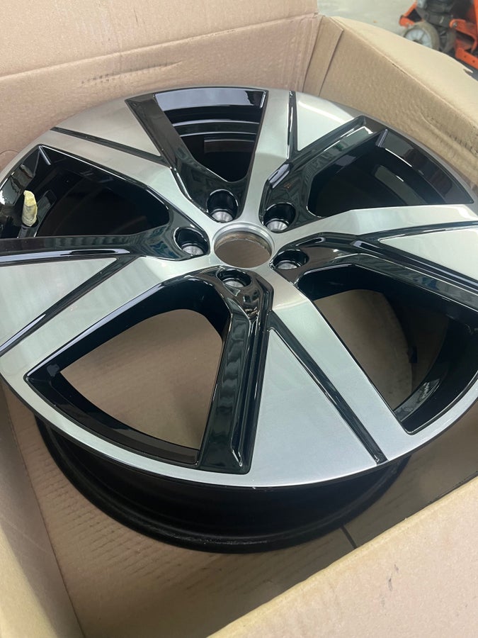 REA! Volvo Original polestar 19” Fälgar – Helt .. | Köp på Tradera ...
