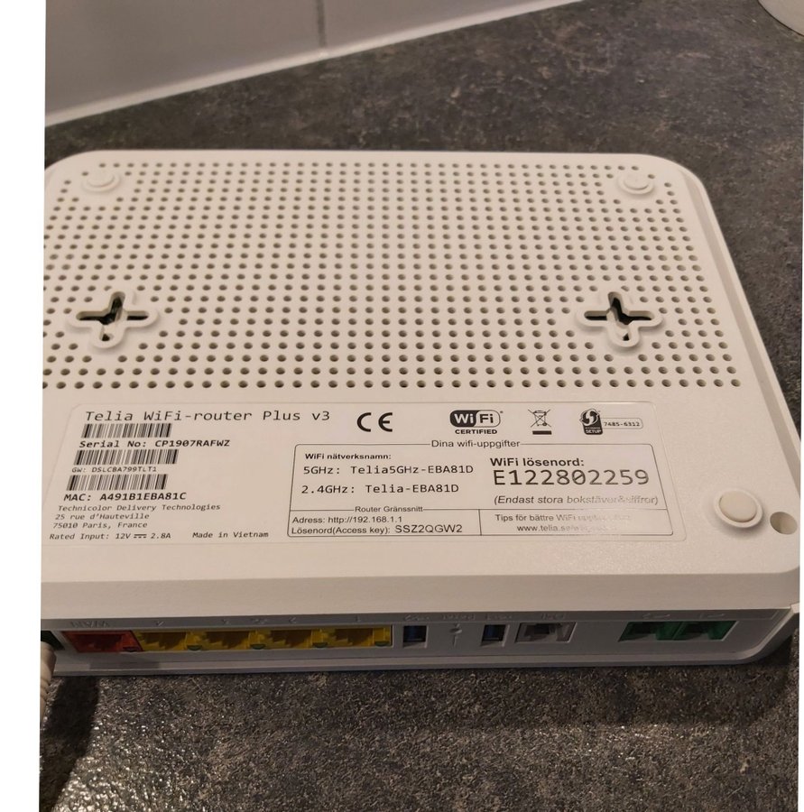 Se produkter som liknar Tella WiFi-router plus v3 på Tradera (669642068)