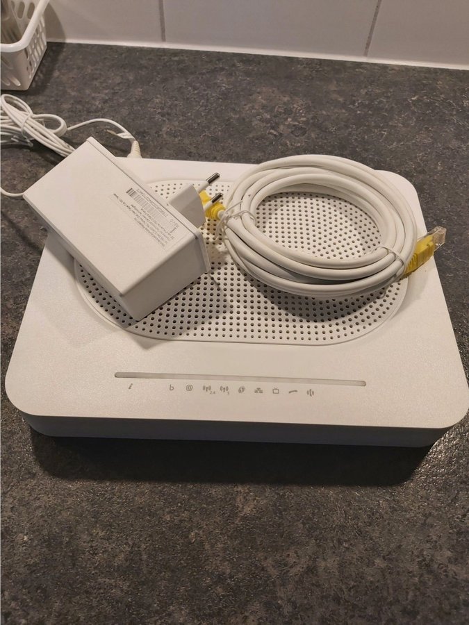 Se produkter som liknar Tella WiFi-router plus v3 på Tradera (669642068)