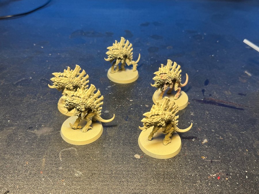 Warhammer 40k Tyranids Barbgunts | Köp på Tradera (709164754)