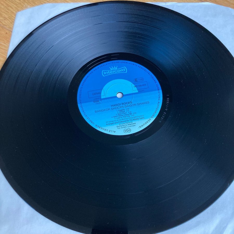 HANOI ROCKS - BANGKOK SHOCKS, SAIGON SHAKES | Köp på Tradera (708425163)