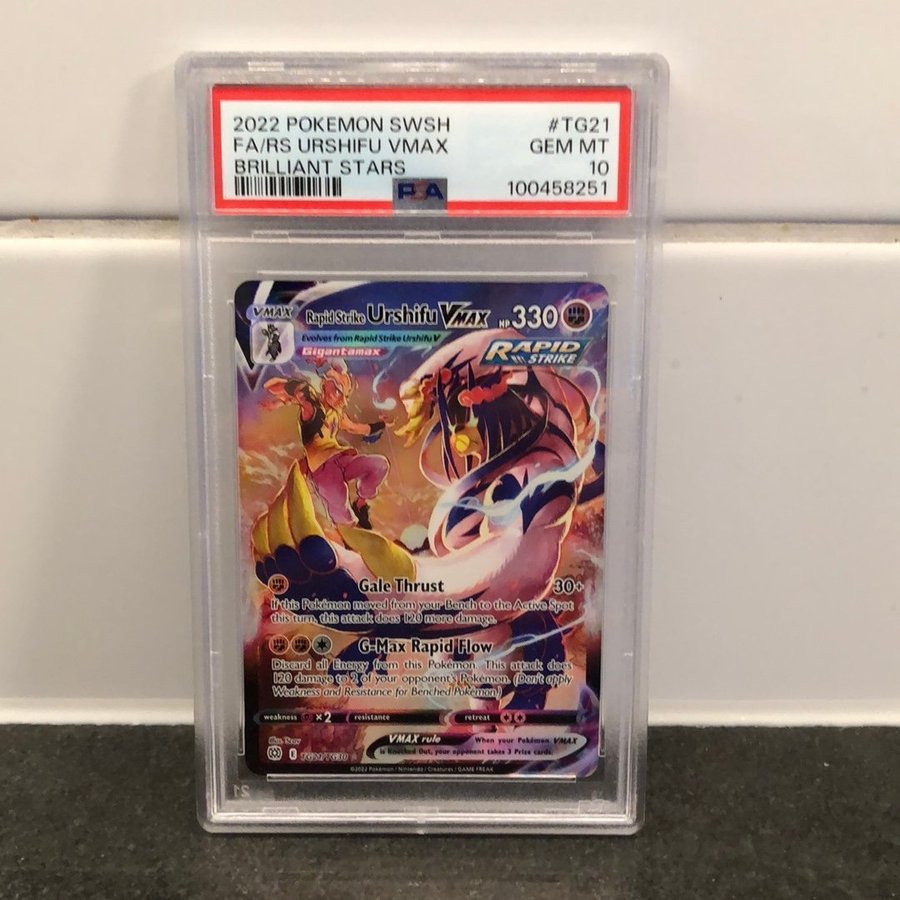 Rapid Strike Urshifu VMAX Brilliant Stars GEM M.. | Köp på Tradera ...