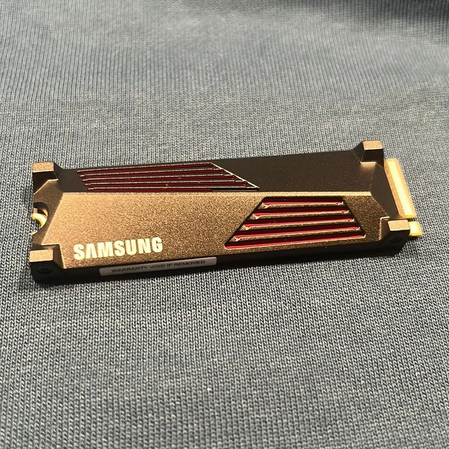 Se produkter som liknar Samsung 990 Pro 4TB SSD på Tradera (710950424)