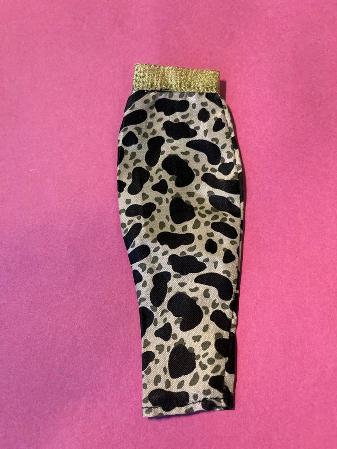 Barbie Kläder - Leopardmönstrad Långkjol | Köp på Tradera (711017783)