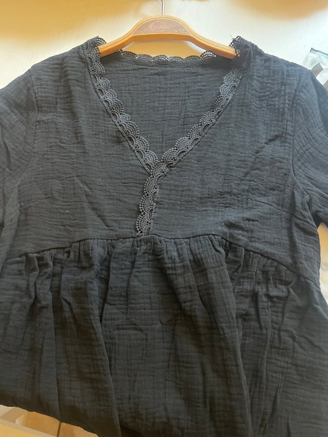 Ny ! Jättesöt svar blus från Shein st L | Köp på Tradera (708684603)