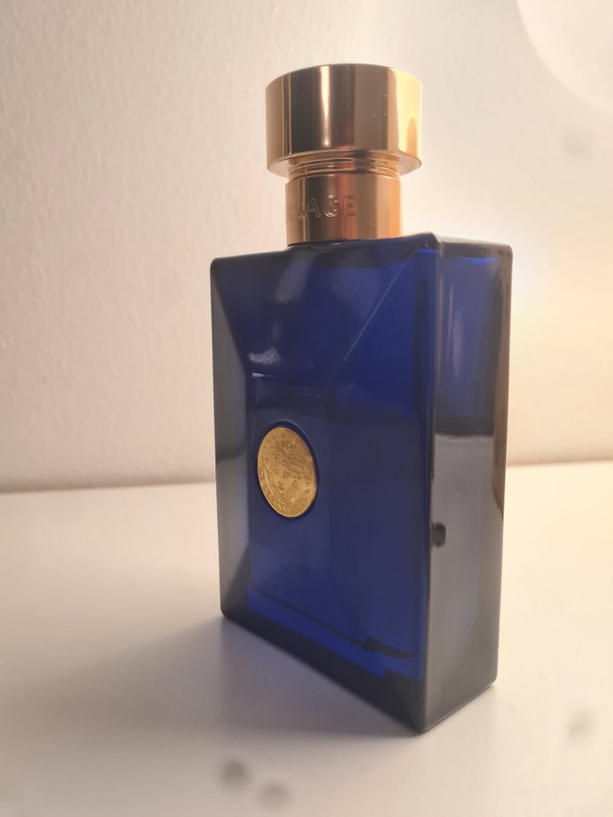 Versace Dylan Blue pour homme Eau de Toilette 1.. | Köp på Tradera ...