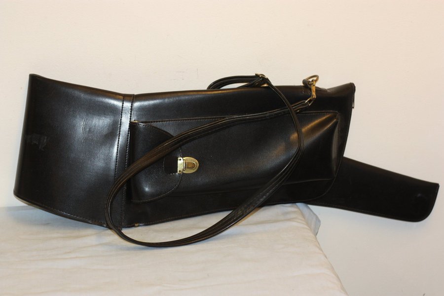 Vapen fodral i svart falsk skin med rem och ficka | Köp på Tradera ...