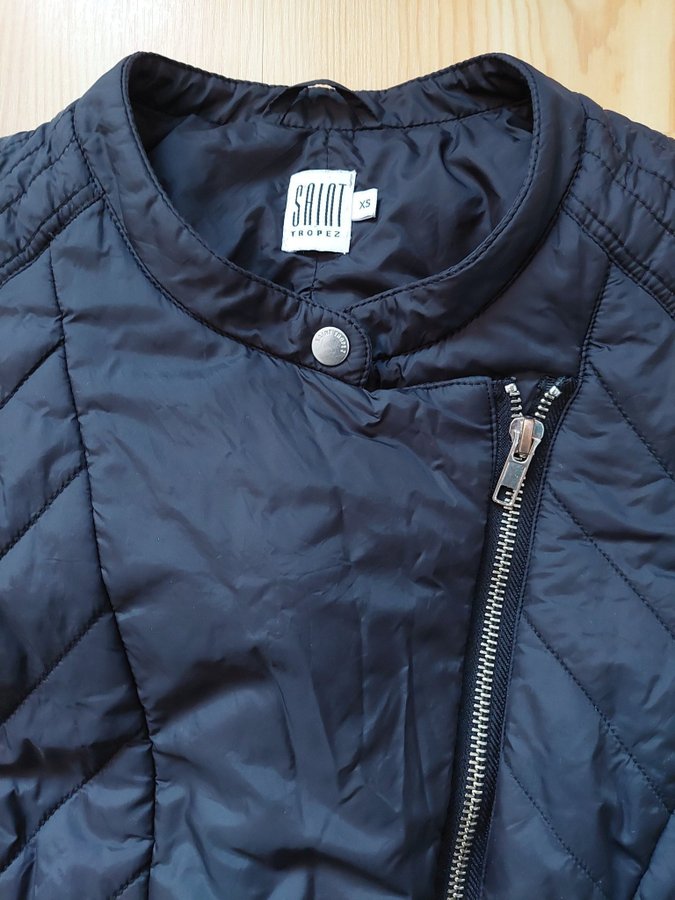 Svart tunn jacka. 100% polyamid. Saint Tropez. .. | Köp på Tradera ...