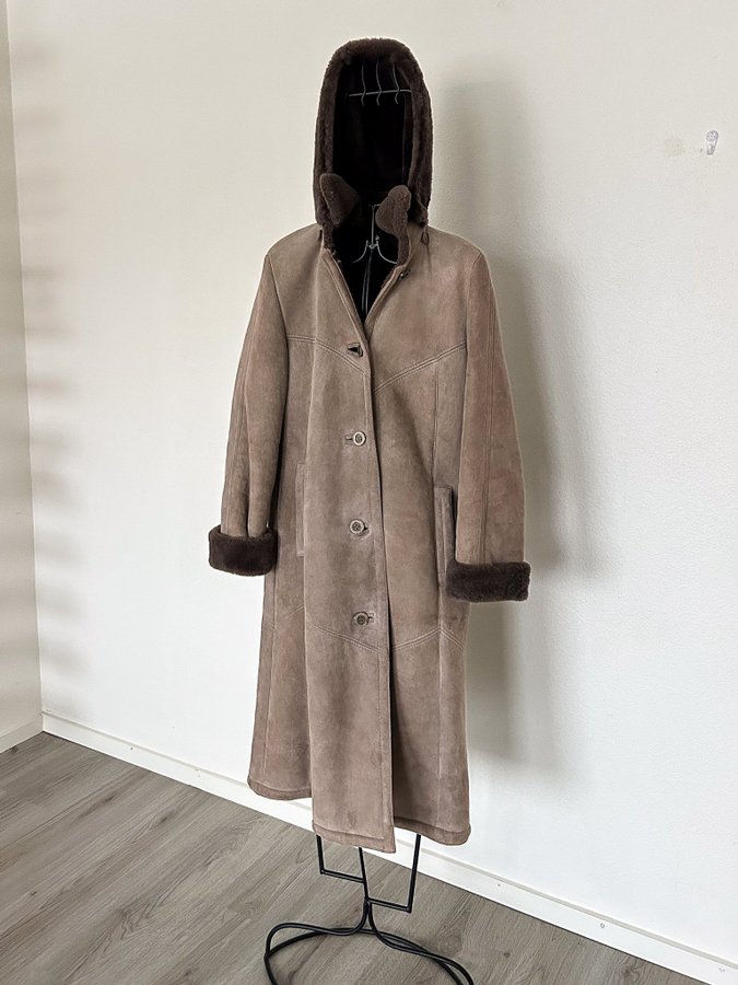 Vintage finsk brun fårskinnskappa med mocka – M.. | Köp på Tradera ...