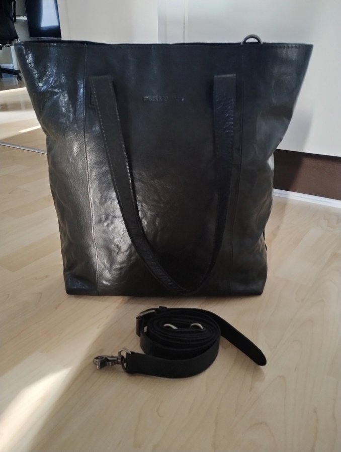 Spikes & Sparrow Tote / Shopper bag i svart skinn | Köp på Tradera ...