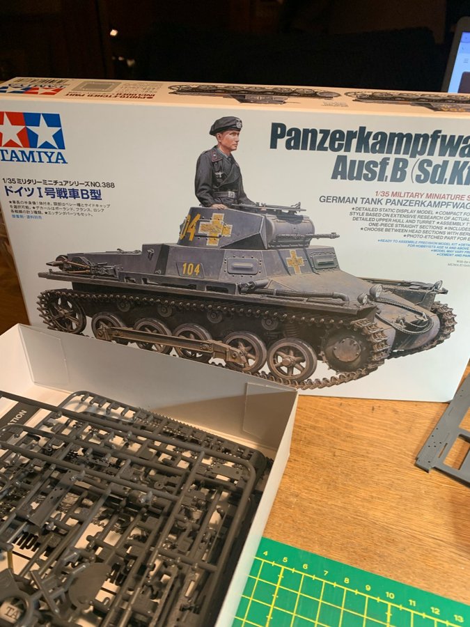 Tamiya 1/35 Panzerkampfwagen Ausf. B (Sd.Kfz.121) | Köp på Tradera ...
