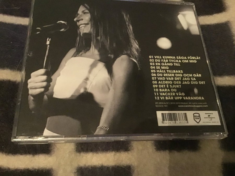 Se produkter som liknar Caroline Af Ugglas - Låt Vass.. på Tradera ...