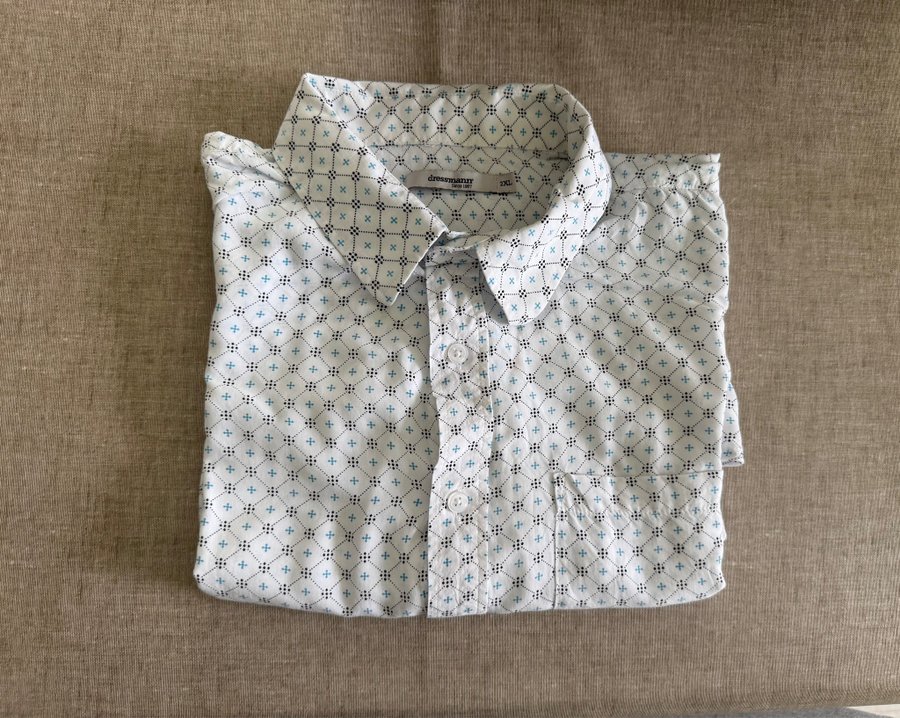 Snygg vit mönstrad skjorta STL 2XL köpt på Dres.. | Köp på Tradera ...