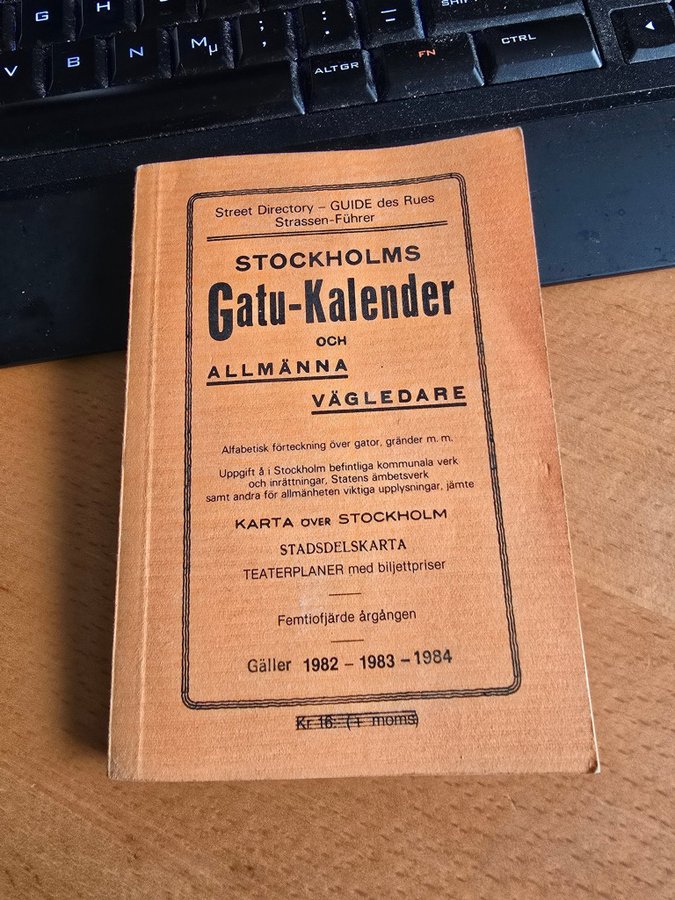 Se produkter som liknar Stockholms Gatu-Kalender och .. på Tradera ...