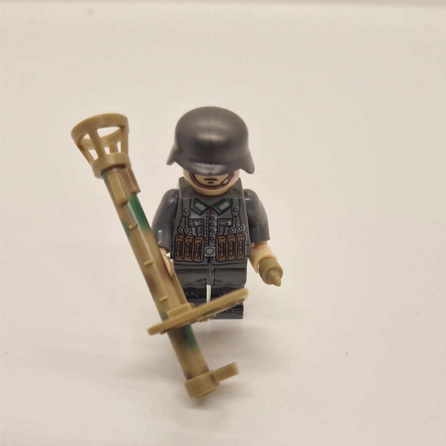 Tysk soldat med panzerschreck | Köp på Tradera (695723730)