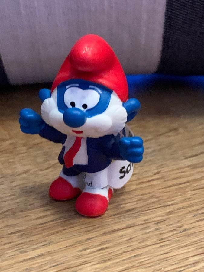 Ny Smurf Fotbolls Papa Trainer Smurf / 2018 kol.. | Köp på Tradera ...