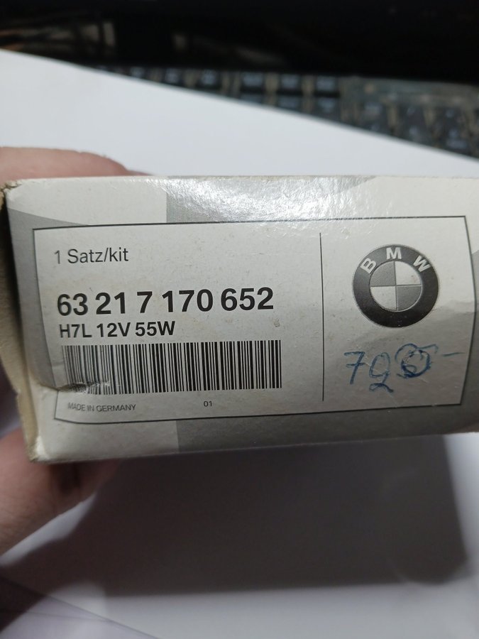 Se produkter som liknar Nya bmw h7 12v 55w lampor på Tradera (692708318)