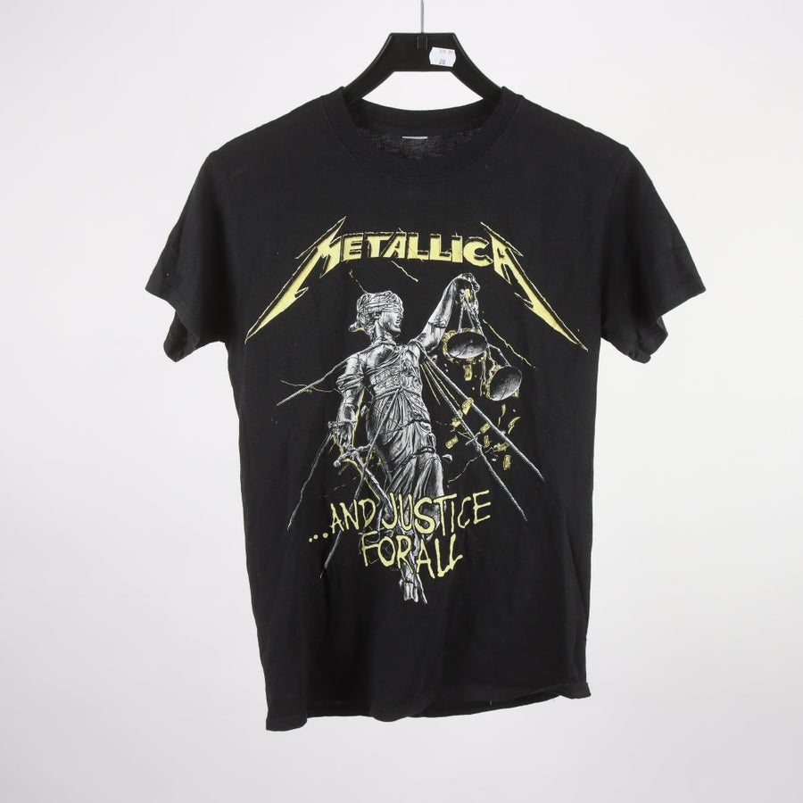 T-shirt, Metallica. svart, stl. ca.. | Köp från Myrorna på Tradera ...