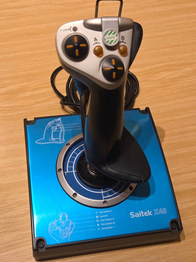 Saitek X45 Joystick och Throttle HOTAS | Köp på Tradera (709827142)